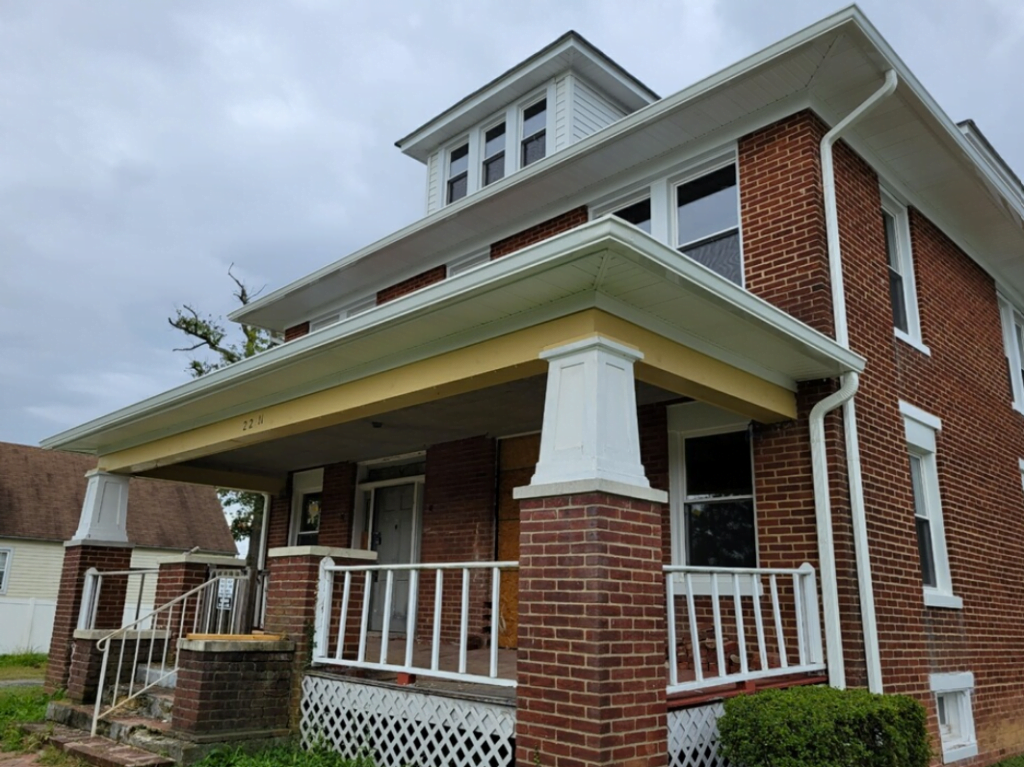 Residential Gutter Services | Elite Siding LLC